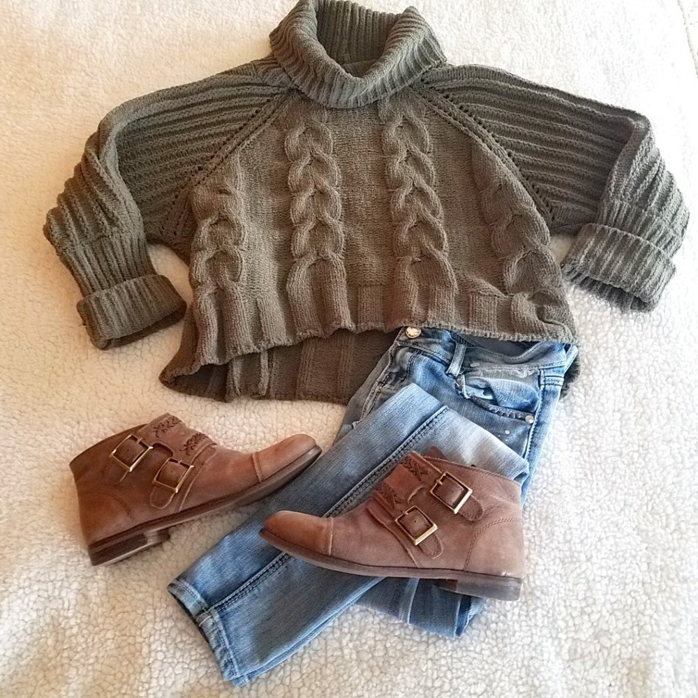 Moon & Madison Cozy Oversized Olive Green Xs - Gem